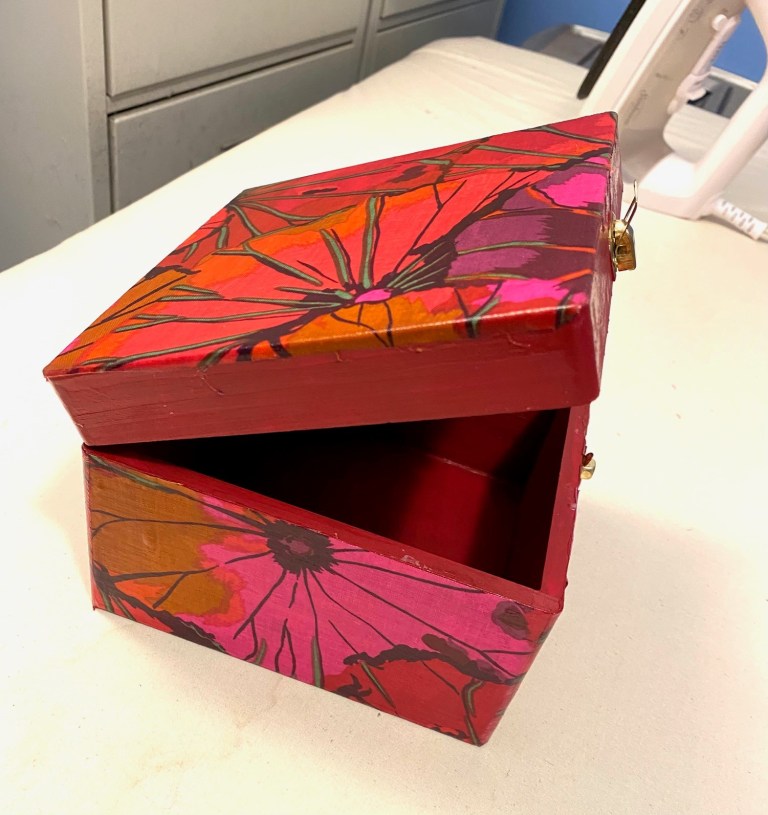 Pretty Red Box and Soooo Many Frankenbags – agilejack